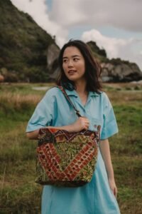 11 Beautiful Batik Bags That Will Make You Swoon - Fabricerie