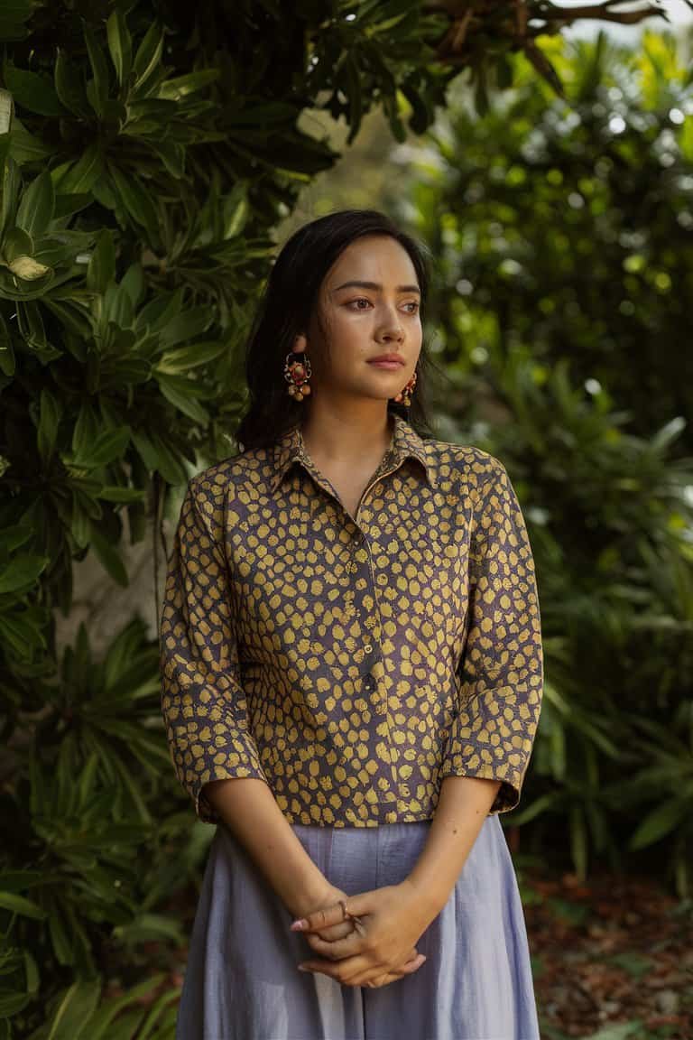 11 Stunning Batik Blouses That Will Transform Your Wardrobe - Fabricerie
