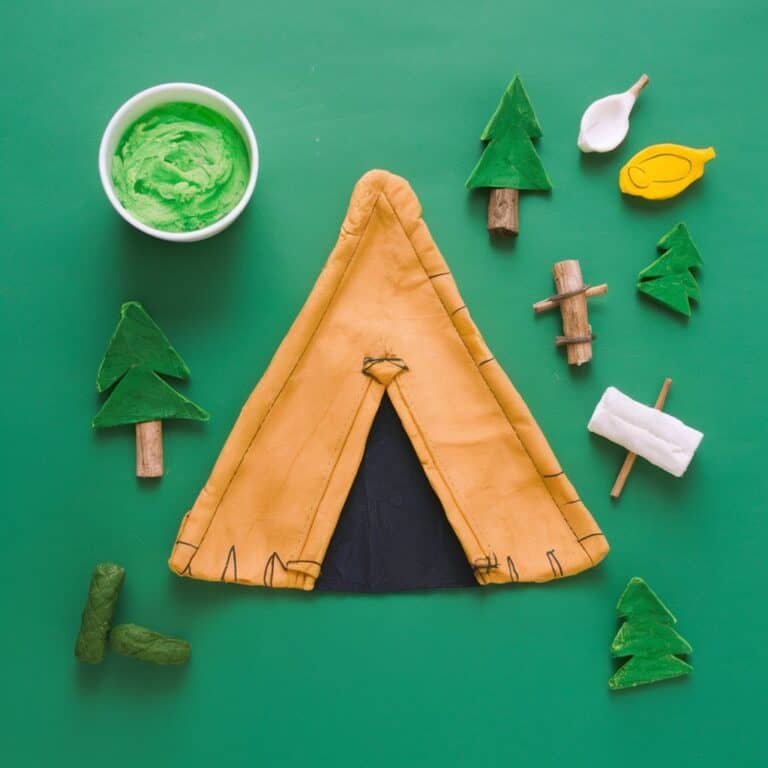 25 Camping-Themed Crafts Perfect for Kids - Fabricerie
