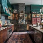 10 Stunning Ideas for a Maximalist Kitchen (List) - Fabricerie