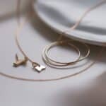 10 Stunning Minimalist Jewelry Pieces That Empower Women (List ...